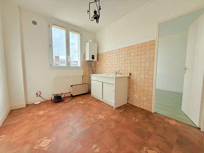 Appartement à louer - Vierzon, Centre-ville - 2 pièces - 1 chambre