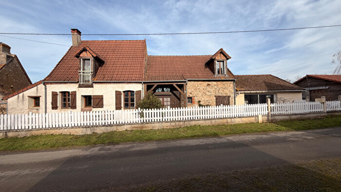 Maison à vendre - Cluis - 8 pièces - 3 chambres