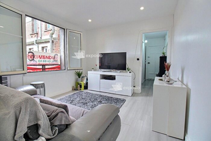 Appartement à vendre - Ris-Orangis, Réno, Gare, Oiseaux - 2 pièces - 1 chambre