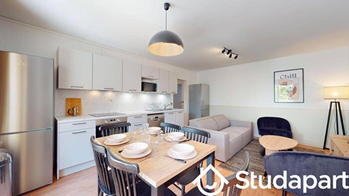 Appartement à louer - Hauts dAsnières-Métro, Asnières-sur-Seine - 1 pièce - 2 chambres