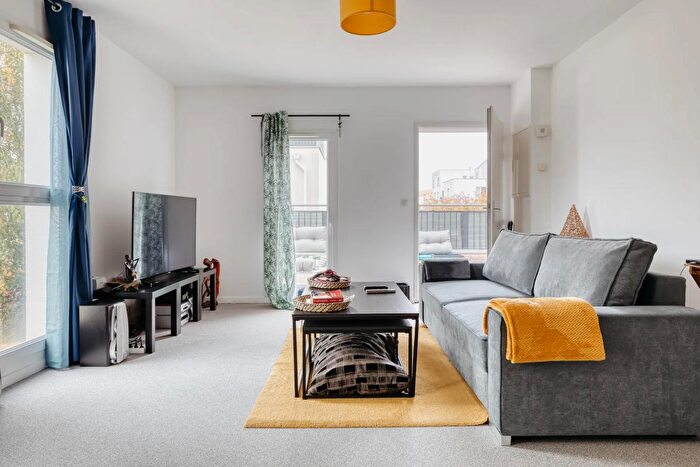 Appartement à vendre - Val-de-Reuil, Côteaux, Grosse Borne, Garancière - 2 pièces - 1 chambre