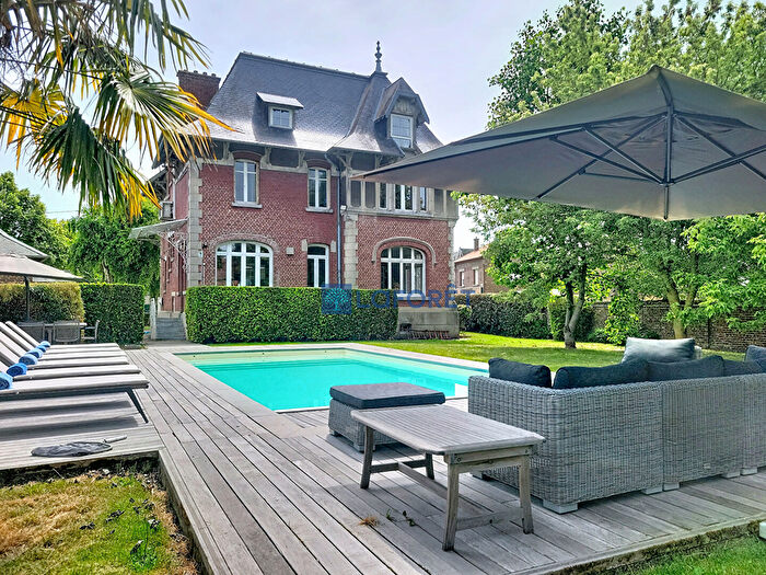 Flavy-le-Martel : Maison 10 pièces à vendre