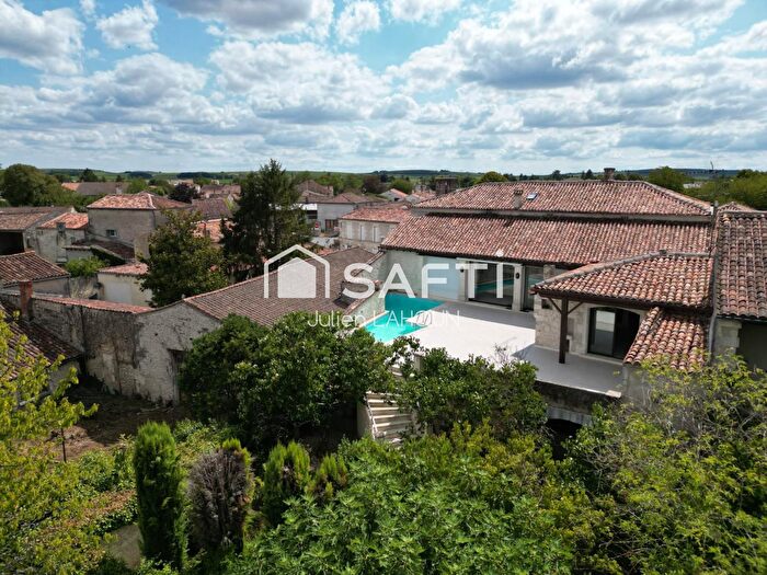 Gensac-la-Pallue - Maison 6 pièces à vendre