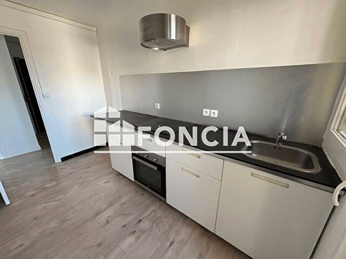 Appartement à louer - Alexis-Montlouis, Montélimar - 3 pièces - 2 chambres