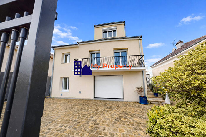 Maison à vendre - Houilles - 5 pièces - 3 chambres