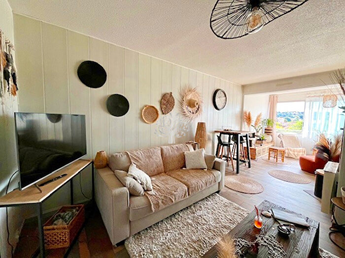 Sanary-sur-Mer, Le Baou, Saint-Roch : Appartement 2 pièces à vendre