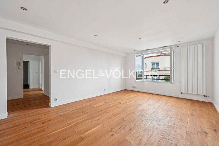 Appartement à louer - Plateau Ouest, Suresnes - 3 pièces - 2 chambres