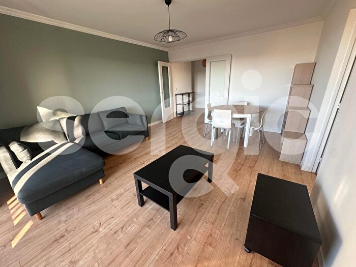 Appartement à louer - Reims, Europe, Chemin Vert - 2 pièces - 1 chambre