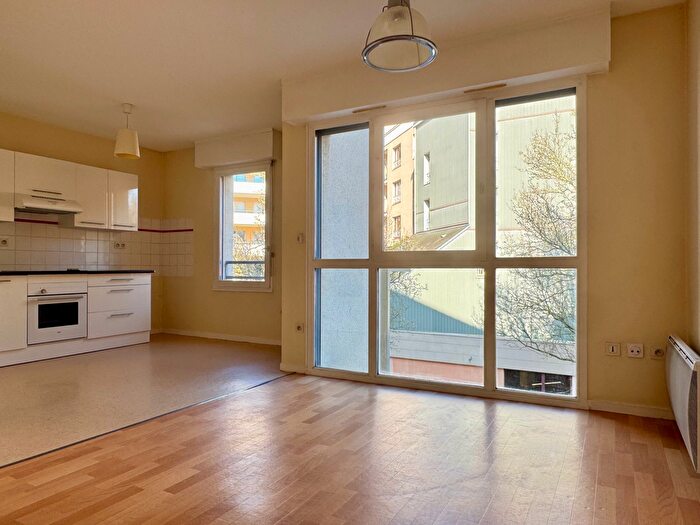 Appartement à louer - Quartiers Centre, Saint-Anne - 1 pièce