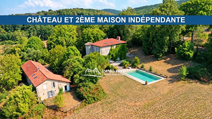 Maison 18 pièces à Cazères, à vendre