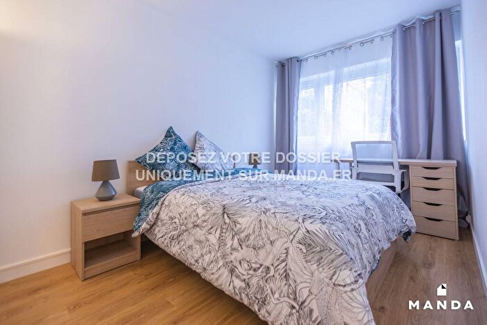 Appartement à louer - Saussaie, Chevilly-Larue - 5 pièces - 4 chambres