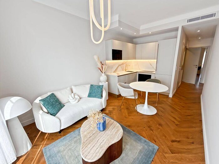 Appartement à louer - Masséna, Nice - 3 pièces - 2 chambres