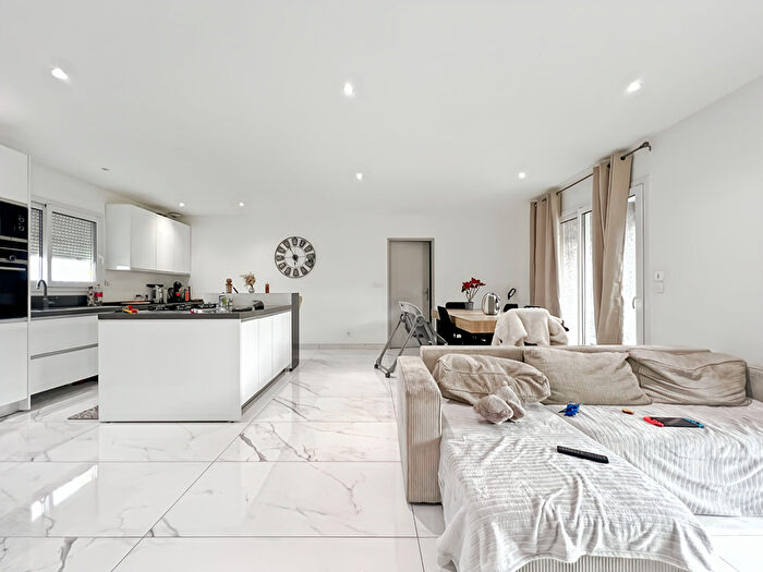 Maison à vendre - Bouvesse-Quirieu - 4 pièces - 3 chambres