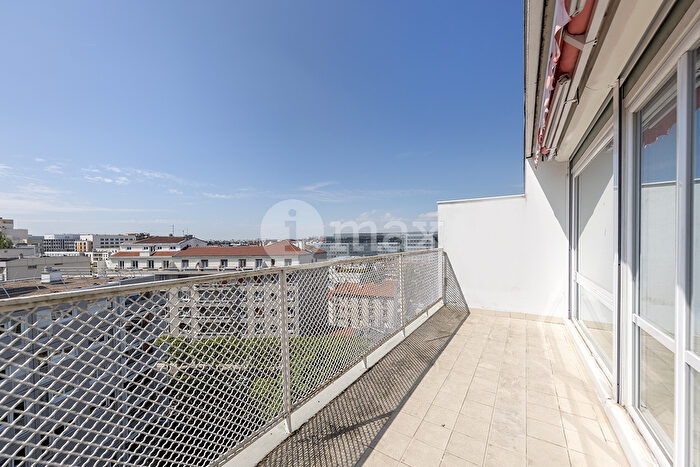 Courbevoie, Bécon : Appartement 4 pièces à vendre