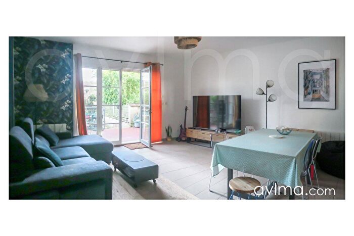 Appartement à louer - Noisy-le-Roi - 4 pièces - 3 chambres