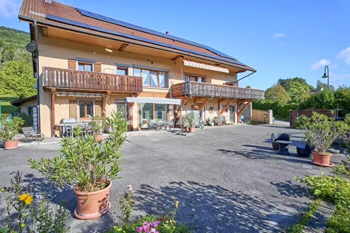 Maison à vendre - La Muraz - 11 pièces - 7 chambres