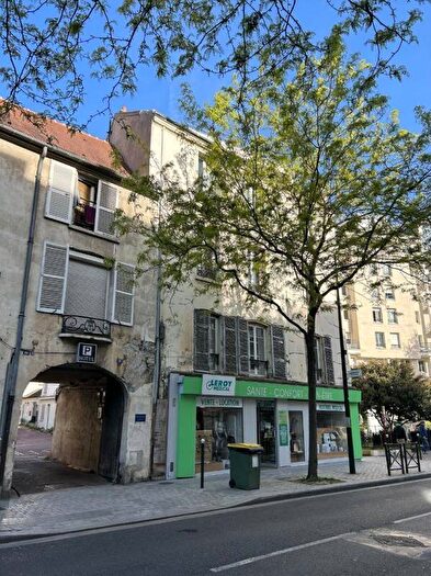 Appartement 4 pièces à Le Clos du Luxembourg-Centre Ville, Bourg-la-Reine, à louer