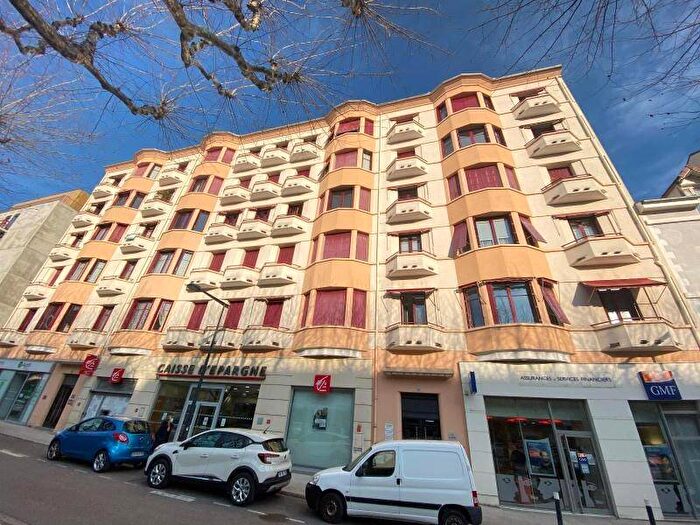 Appartement à louer - Centre Ville Sud-Vallée, Voiron - 5 pièces - 3 chambres