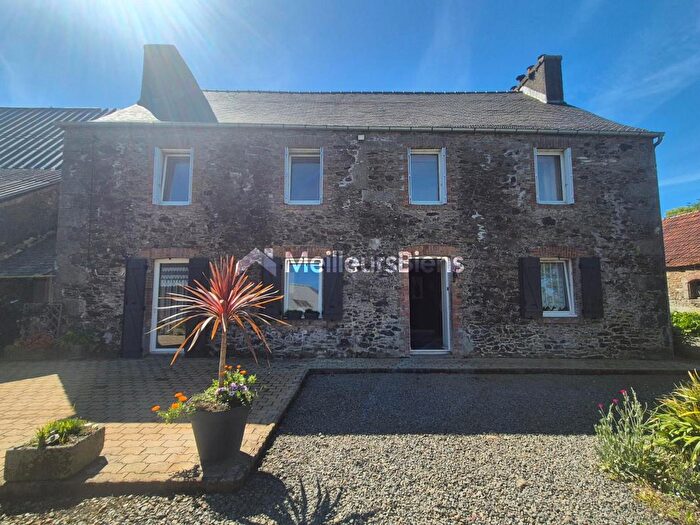 Saint-Thégonnec : Maison 8 pièces à vendre