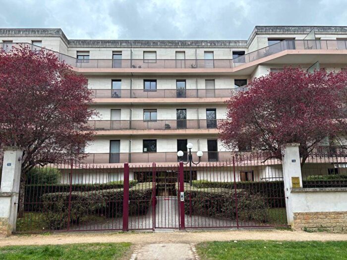 Appartement à louer - Carrousel, Dijon - 4 pièces - 3 chambres