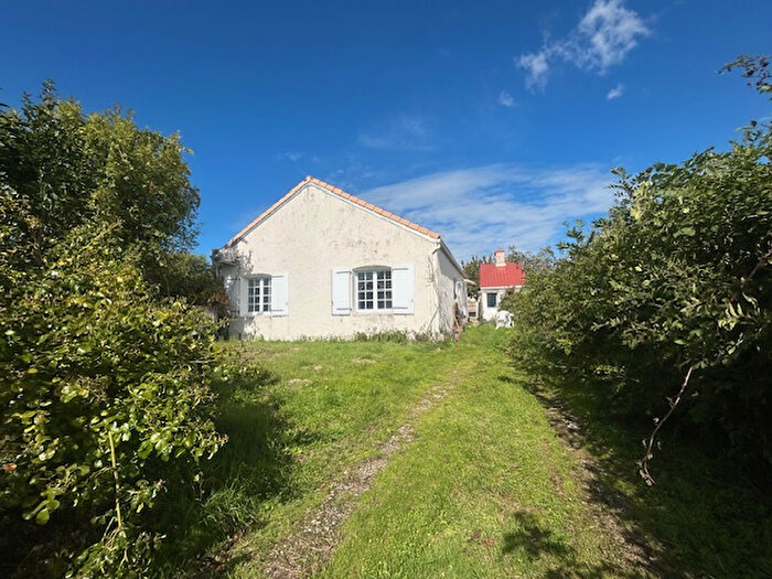 Maison 4 pièces à Coëx, à vendre