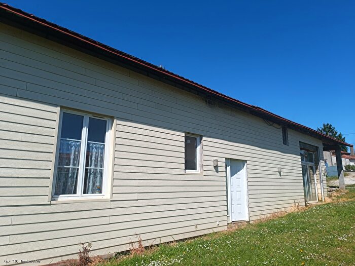 Maison 5 pièces à Bayers, à vendre