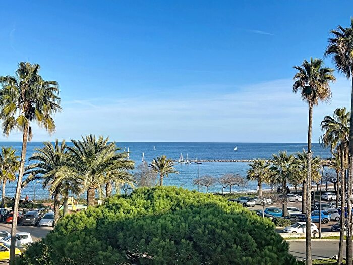 Appartement à vendre - Antibes, Juan-les-Pins, Le Cap - 2 pièces - 1 chambre