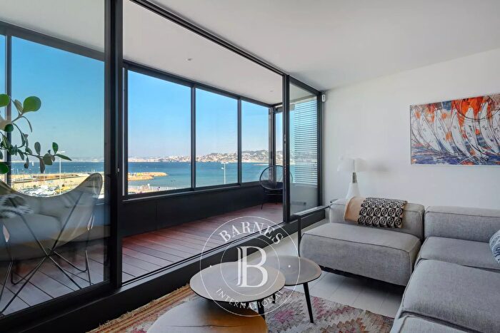 Maison à vendre - Marseille e , Pointe Rouge - 5 pièces - 2 chambres