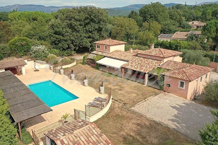 Maison à vendre - Montauroux - 10 pièces - 9 chambres