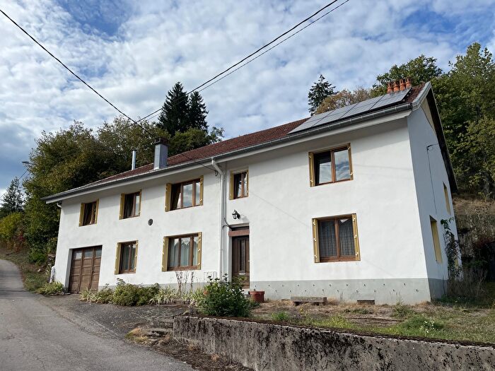 Maison 8 pièces à Saint-Stail, à vendre
