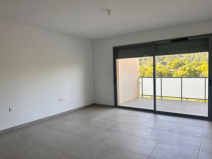 Appartement à louer - Saint-Paul-Trois-Châteaux - 3 pièces - 2 chambres