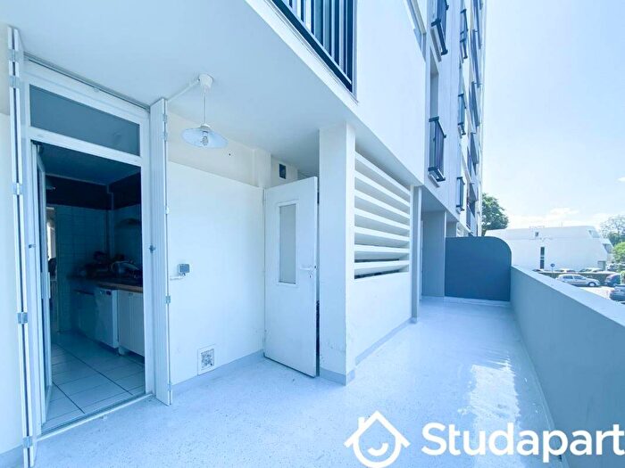 Appartement à louer - La Fauvette, Talence - 1 pièce - 3 chambres