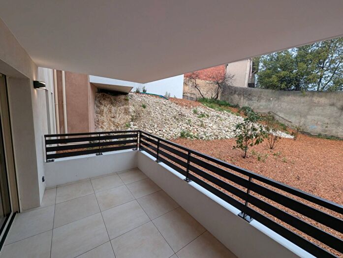 Appartement à louer - Casernes, Nîmes - 3 pièces - 2 chambres