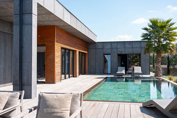 Maison à vendre - Nîmes, Mas de Lauze, Carreau de Lanes - 7 pièces - 6 chambres