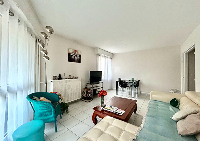 Appartement à vendre - Créteil, Chenevier, Déménitroux - 3 pièces - 2 chambres