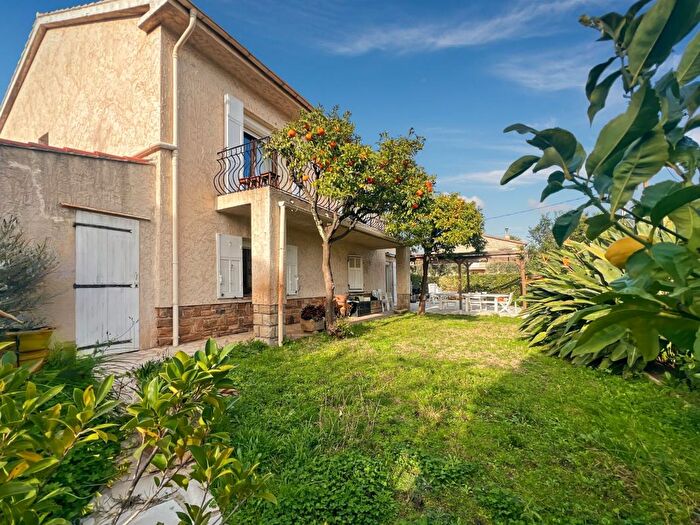 Maison à vendre - Fréjus, Villeneuve - 6 pièces - 5 chambres