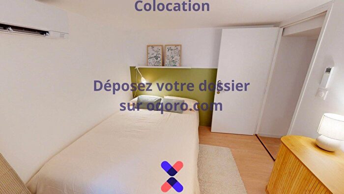 Maison à louer - Bron Centre-Le Rafour - 17 pièces - 16 chambres