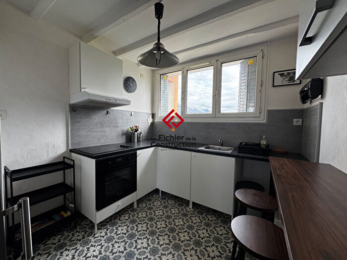 Appartement à louer - Saint-Martin-dHères, Teyssere - 4 pièces - 3 chambres