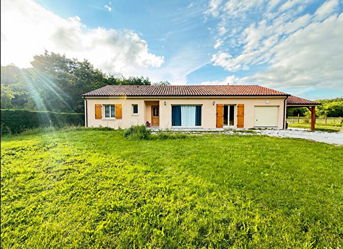 Maison 4 pièces à Antonne-et-Trigonant, à vendre