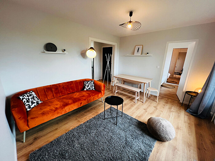 Appartement à louer - Villeurbanne, Buers - 4 pièces - 3 chambres