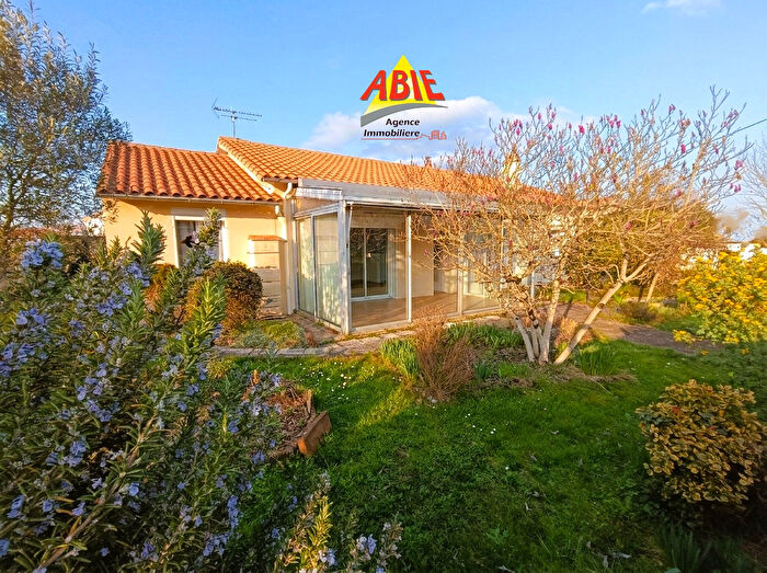 Maison à vendre - Magné - 4 pièces - 3 chambres