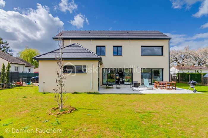 Maison 5 pièces à Champdeuil, à vendre