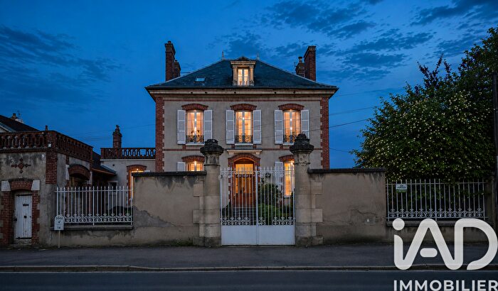 Pont-sur-Yonne : Maison 8 pièces à vendre