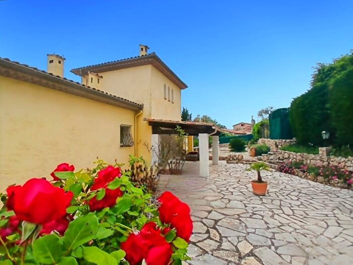 Gattières - Maison 8 pièces à vendre