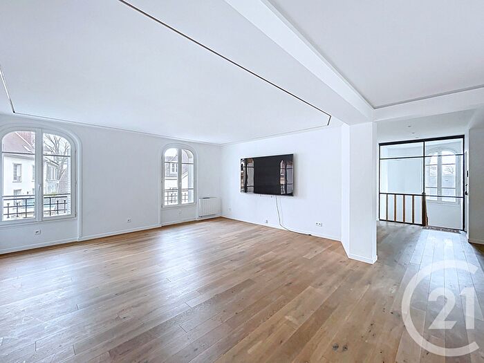 Appartement à vendre - Senlis, Centre-ville - 8 pièces - 4 chambres