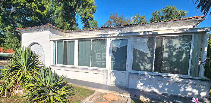 Maison à vendre - Montpon-Ménestérol - 7 pièces - 4 chambres