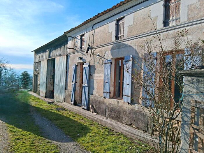 Maison à vendre - Saint-Palais - 7 pièces - 5 chambres