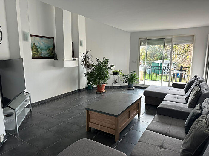 Maison à vendre - Savigny-le-Temple, Plessis la Forêt - 5 pièces - 3 chambres