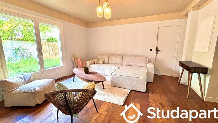 Appartement à louer - Les Coteaux, Bry-sur-Marne - 1 pièce - 3 chambres