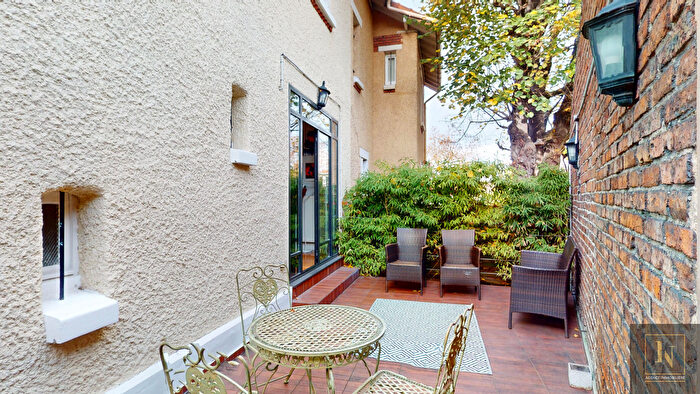 Maison à vendre - Paris e , Danube - 6 pièces - 4 chambres